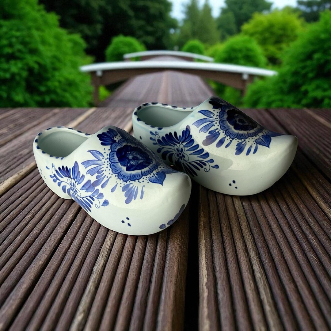 DELFT CLOG Planters…set of 2…hand Painted…delft Blauw…blue and White ...
