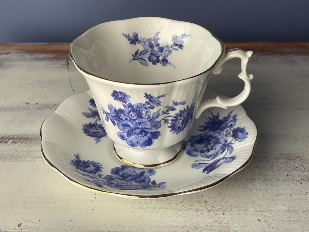 BLUE & WHITE Teaset…royal Albert.…bone China…blue Flowers…scalloped ...