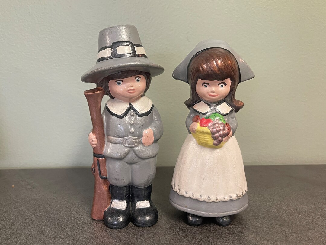 HAND PAINTED Pilgrims…glazed Ceramic…set of 2…fruit Basket and Musket ...