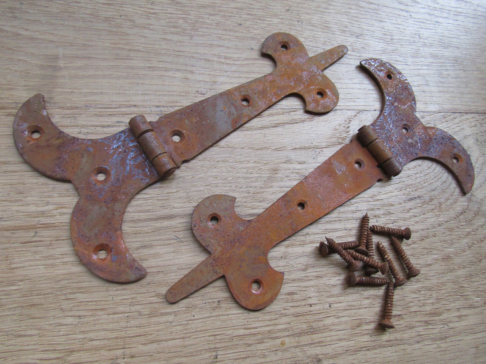 PAIR of HINGES Fleur De Lys Rustic Vintage Old Style Cabinet Door Tee T ...