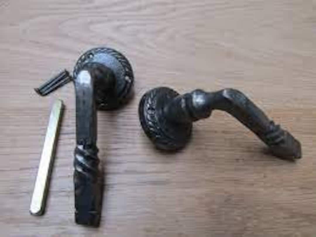 TWISTED CAST IRON Rustic Lever on Rose Door Handles Old Vintage ...