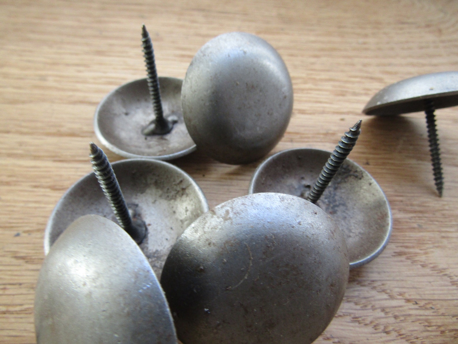 Pack of 10 ROUND STEEL 30mm Metal Door Studs Nails Old Vintage Retro ...
