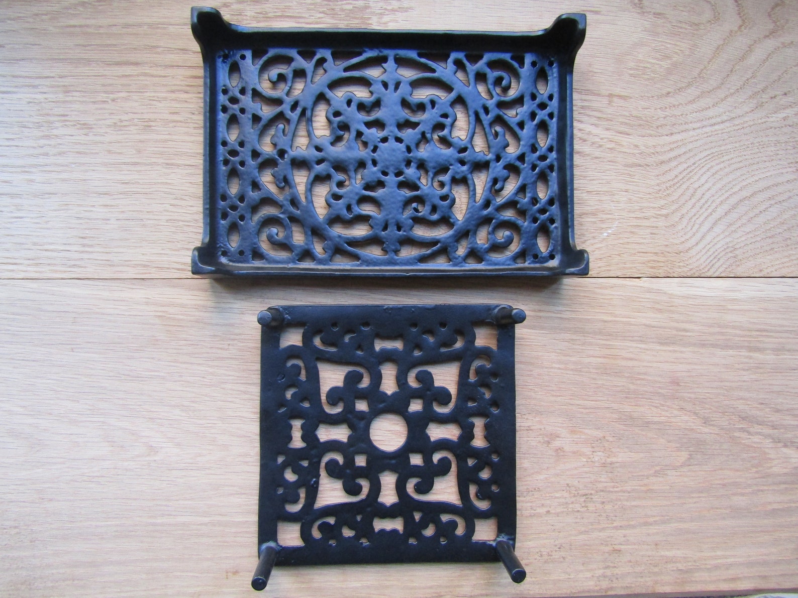 CAST IRON TRIVET Rustic Hot Plate Pot Pan Stand Kitchen Table - Etsy