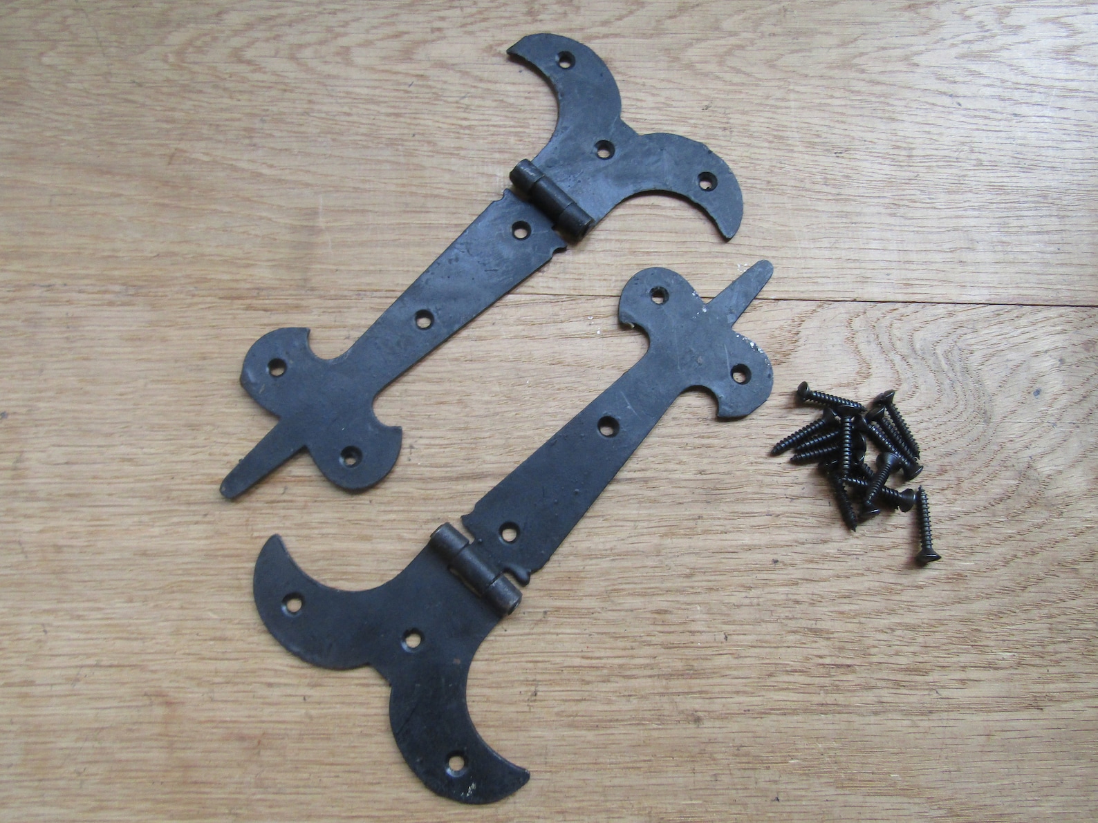 PAIR of HINGES Fleur De Lys Rustic Vintage Old Style Cabinet Door Tee T ...