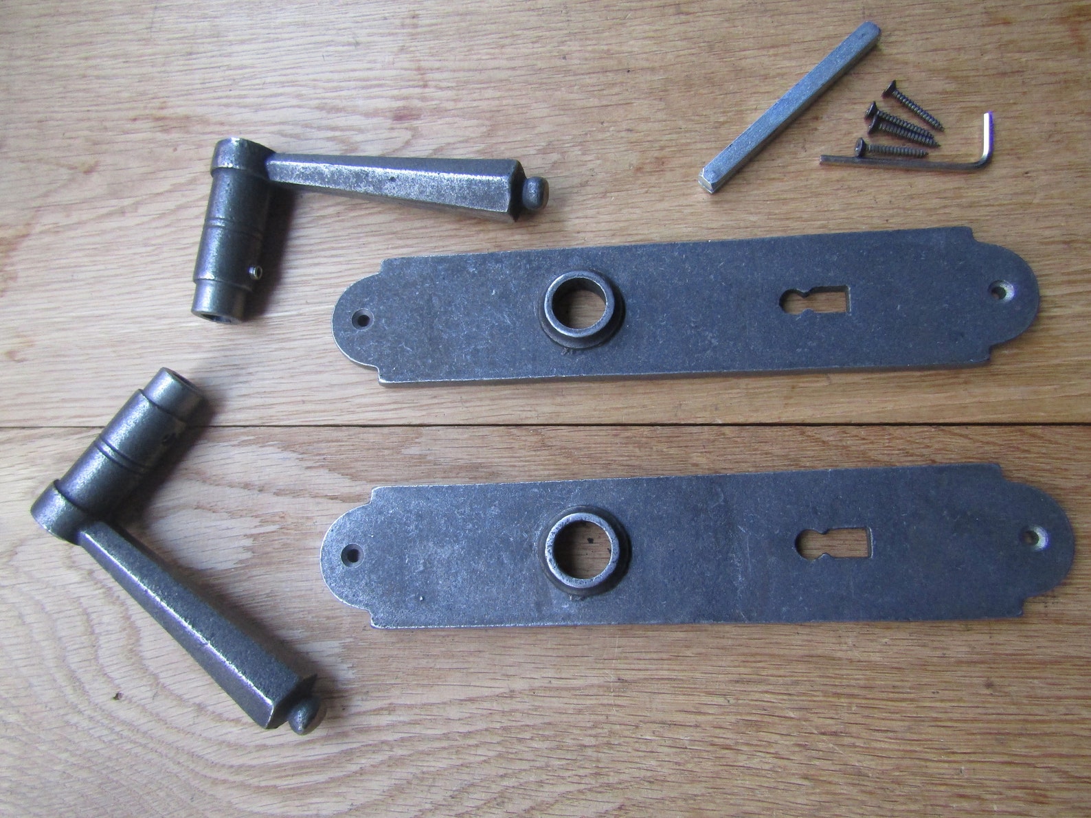 ART DECOR Cast Iron Lever Lock Door Handles Rustic Vintage Country Pull ...