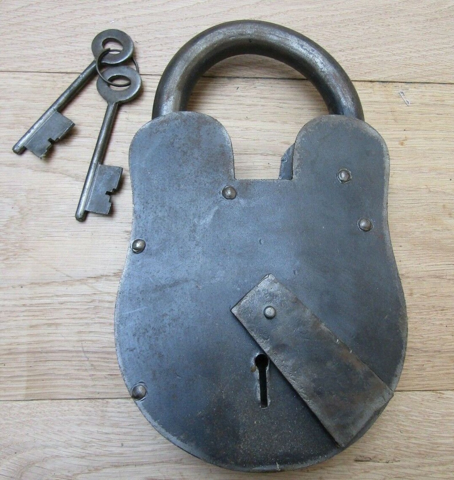 ANTIQUE IRON PADLOCK Vintage Rustic Old Fashion Pirate Treasure English ...