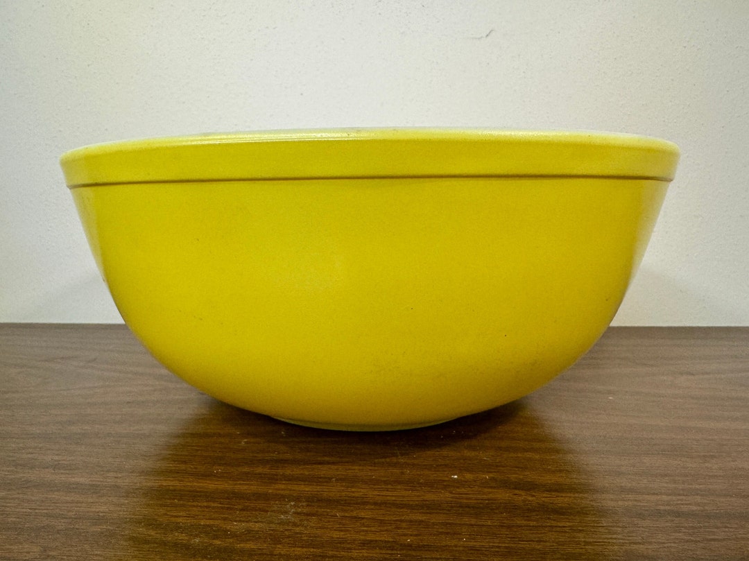 Pyrex Primary Colors #404 4 Qt Mixing Bowl - Midcentury Canary Yellow ...