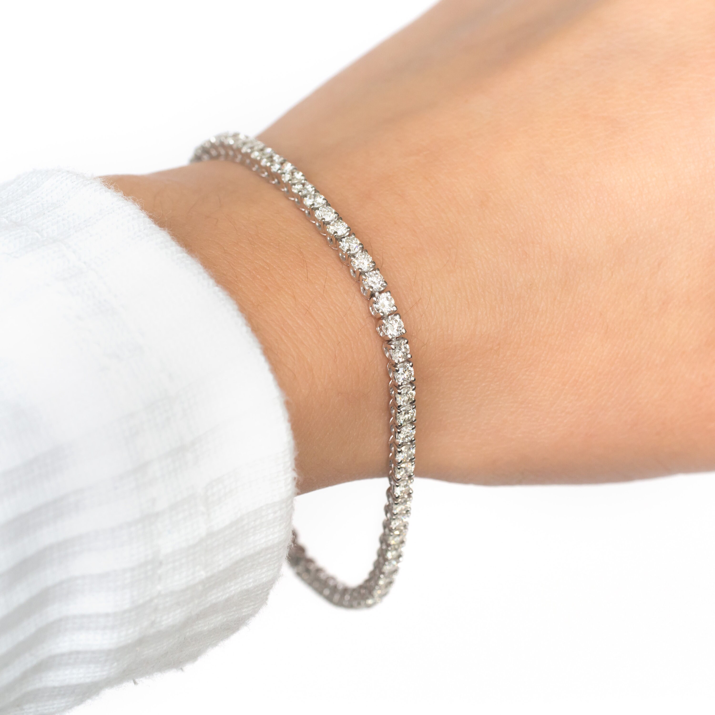 18k White Gold Diamond Tennis Bracelet With 3 85cts Of Diamonds Dainty