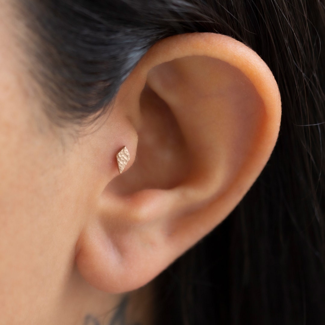 Dainty 14k Solid Gold Hammered Surface Rustic Look Kite Screwback Ear ...