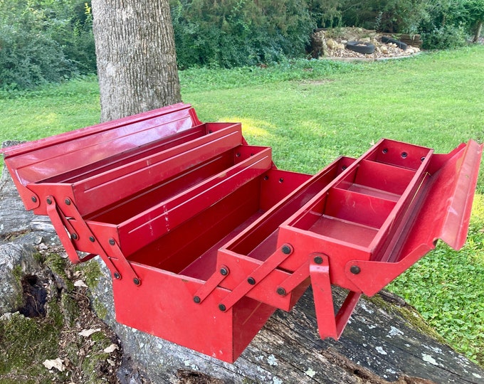 Antique Metal Tool Box — Lockable Rustic Red Toolbox — Vintage ...