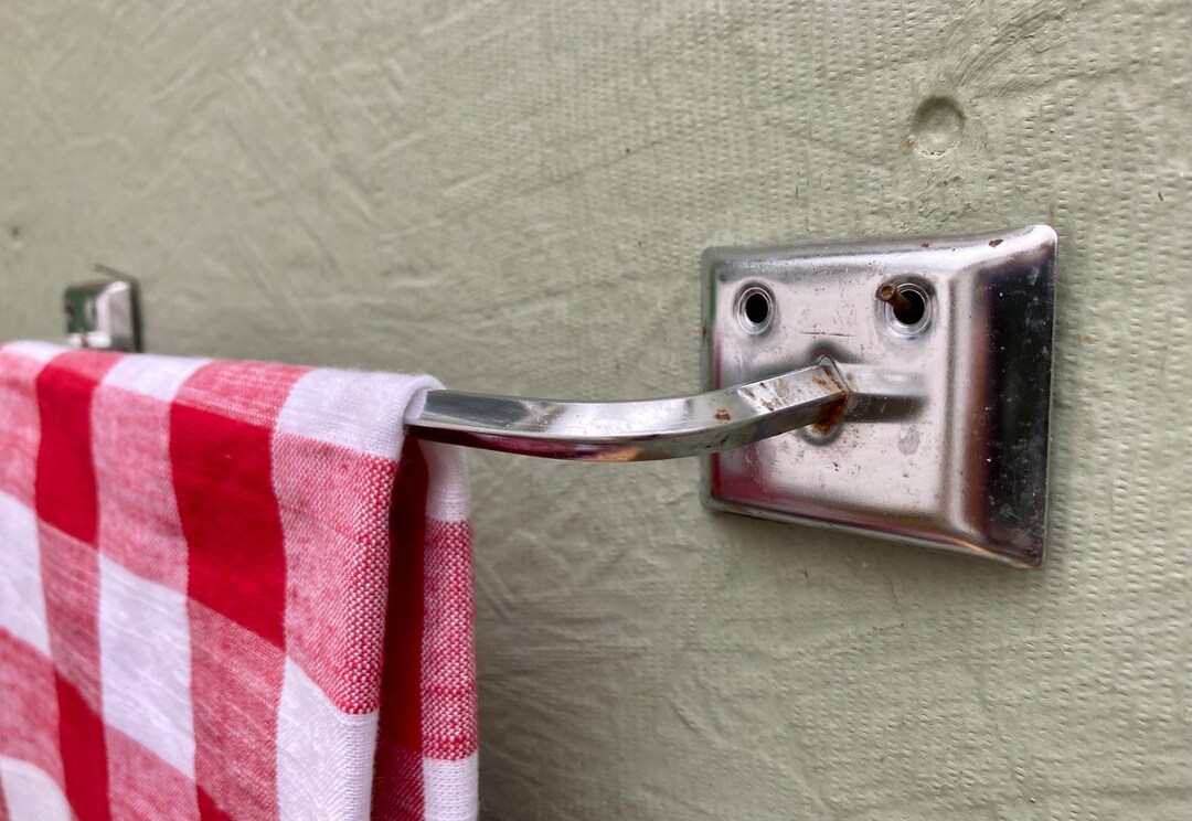 Metal Towel Rack Vintage Chrome 1970s Minimalist Long Towel - Etsy