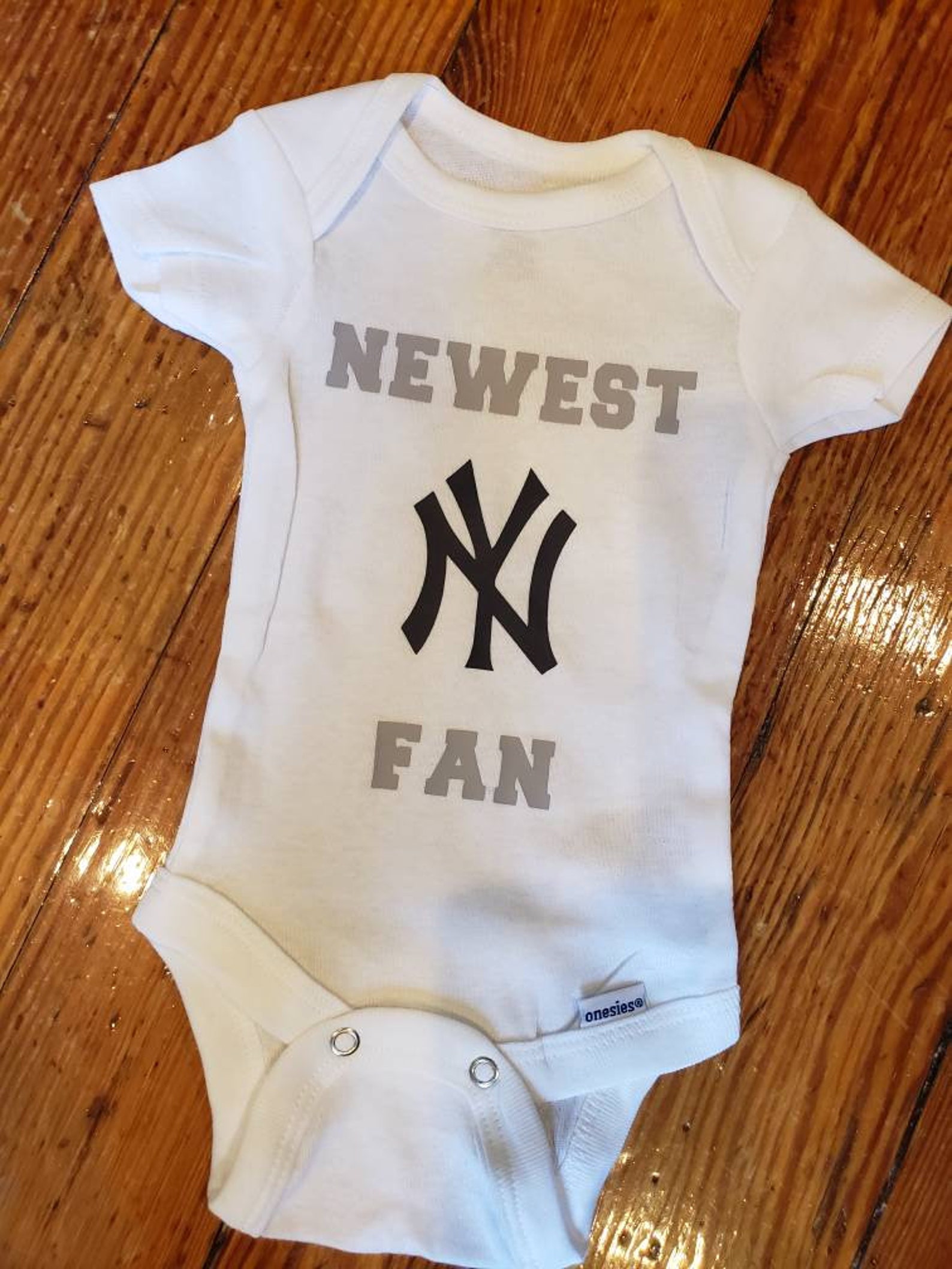 Baby 1 Piece Bodysuit New York Yankees "newest Fan". Great Gift for ...