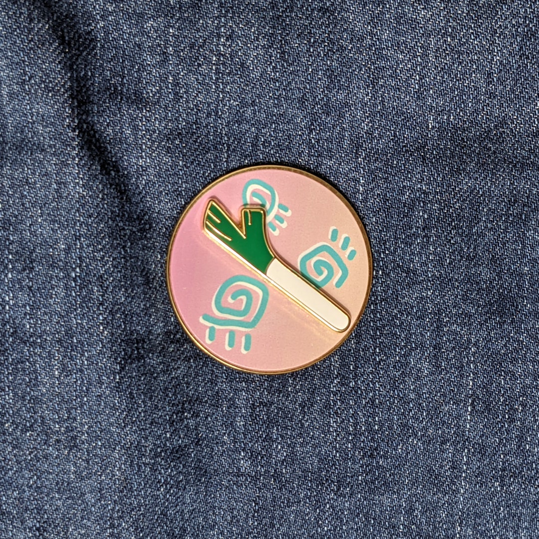 Leekspin Pin - Spinning Enamel Pin - Miku - Orihime Inoue - Farfetch'd ...