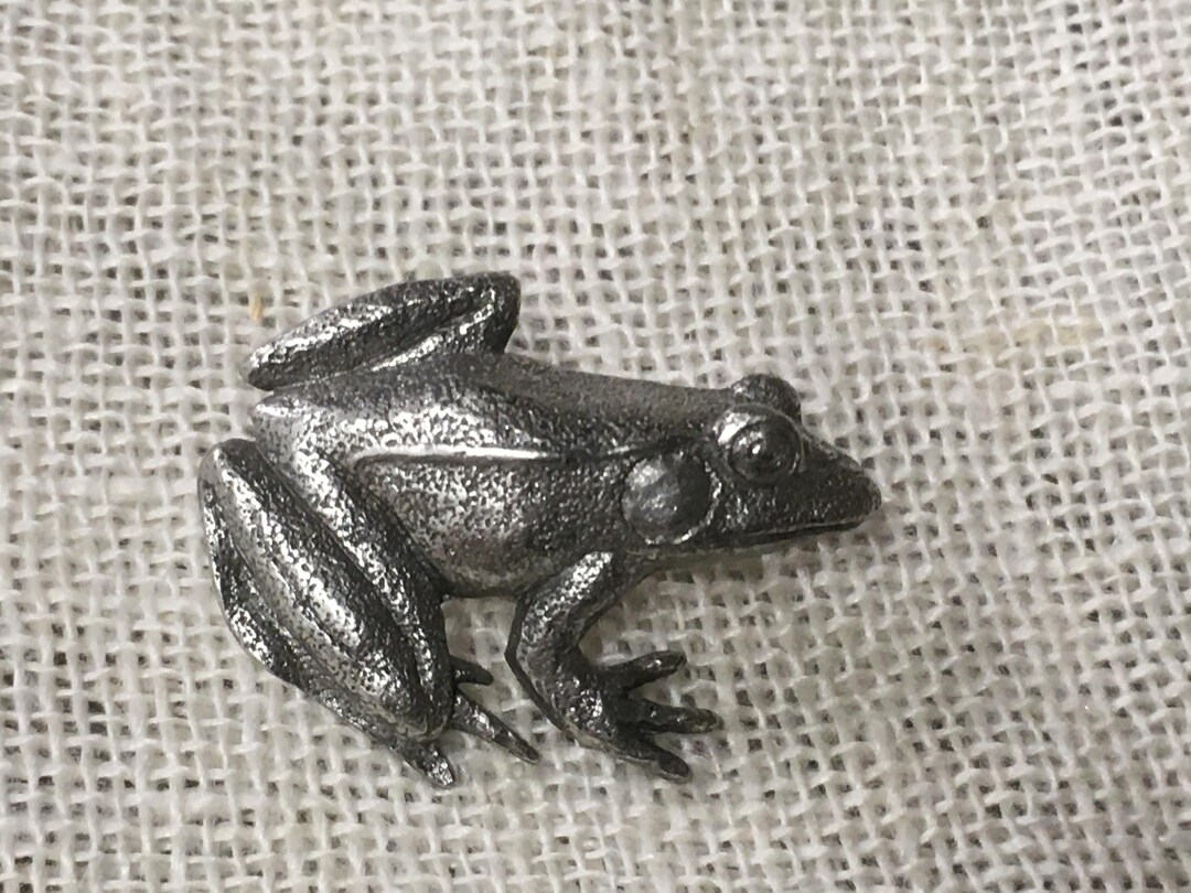 Vintage Pewter Frog Pin: Detailed Cast Reptile Brooch - Etsy