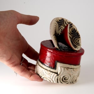 Ceramic Cute Red Box With Original Lid, Ceramic Red & White Box ...