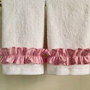 PINK RUFFLE Fingertip Towels (2) White Velour Towel, 100% Cotton, 2 ...