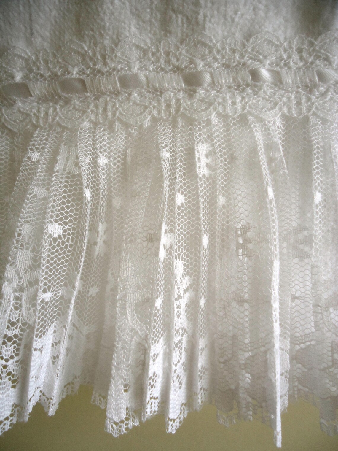 RUFFLED LACE Fingertip or Guest Towel Pair 2 White Velour - Etsy