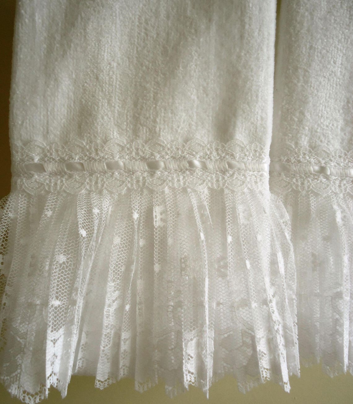 RUFFLED LACE Fingertip or Guest Towel Pair 2 White Velour - Etsy