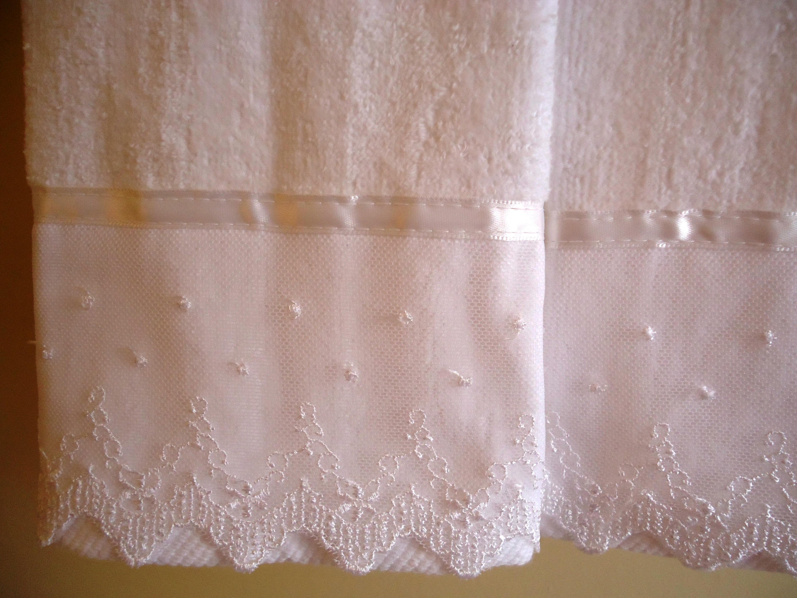 LACE FINGERTIP Towels 2 White Cotton Velour Cottage Shabby Chic ...