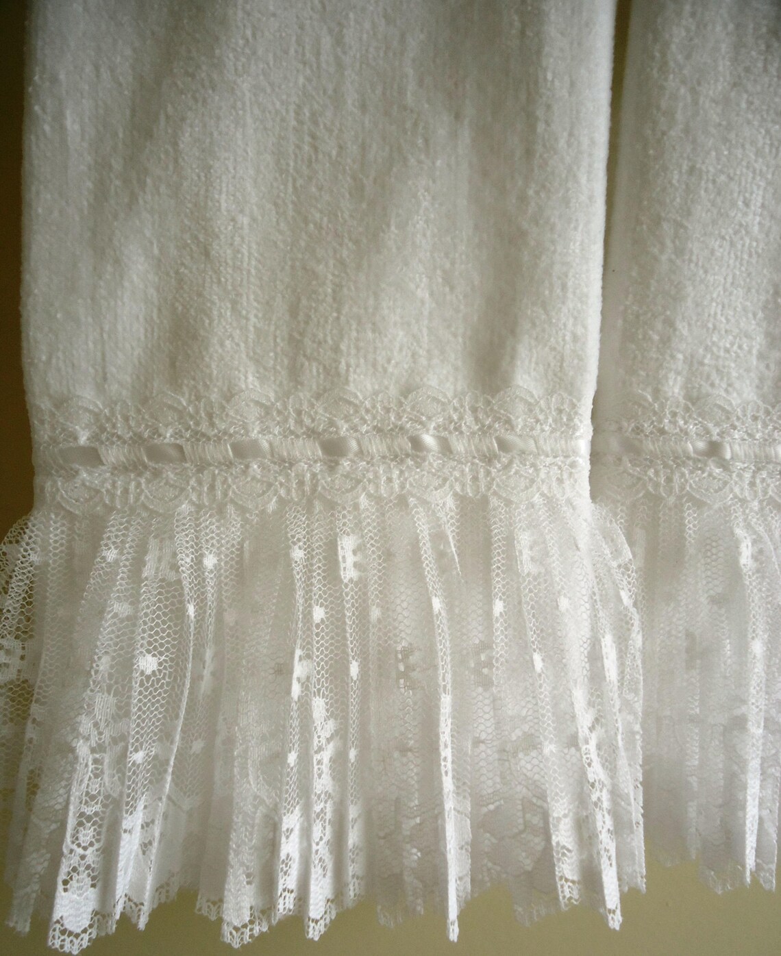 RUFFLED LACE Fingertip or Guest Towel Pair 2 White Velour - Etsy