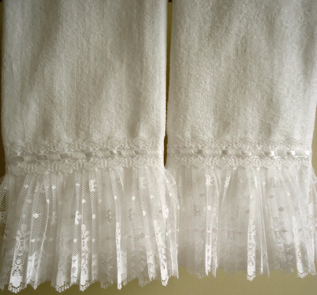 RUFFLED LACE Fingertip or Guest Towel Pair 2 White Velour Terry Cotton ...