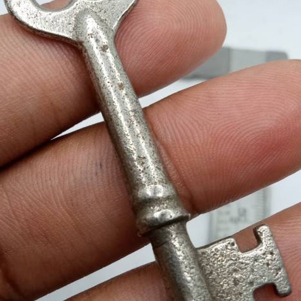 Silver Skeleton Key - Etsy