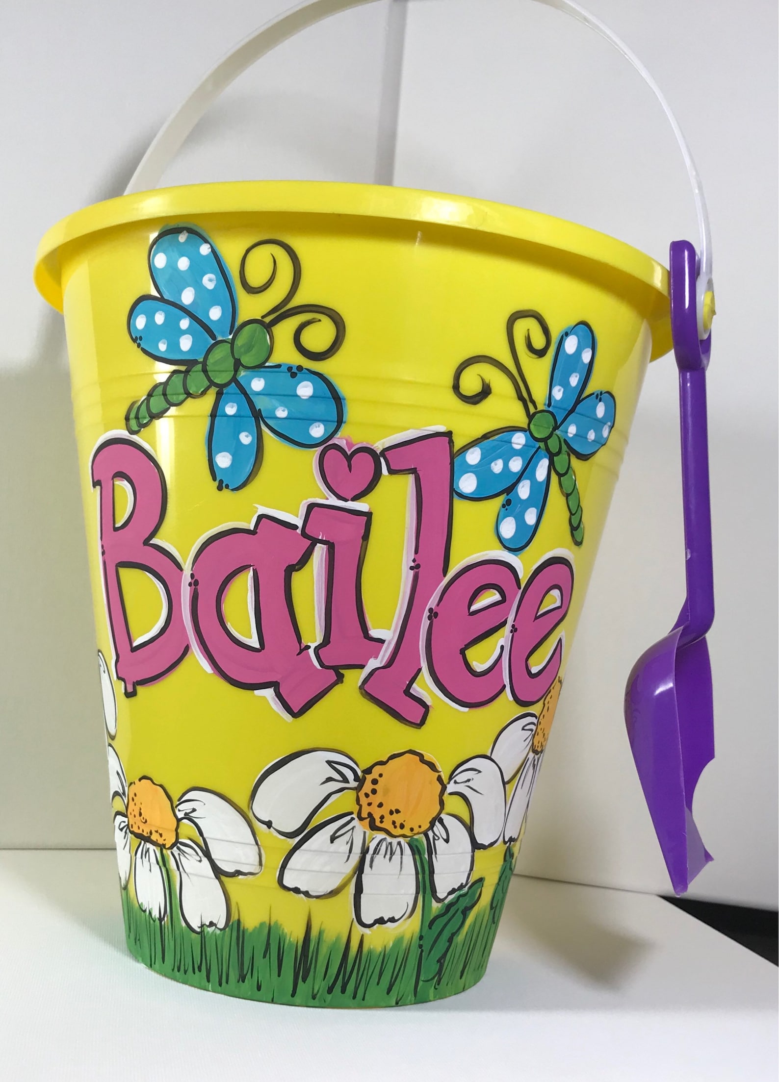 Hand Painted Personalized Beach Bucket: Daisies & Dragonflies - Etsy