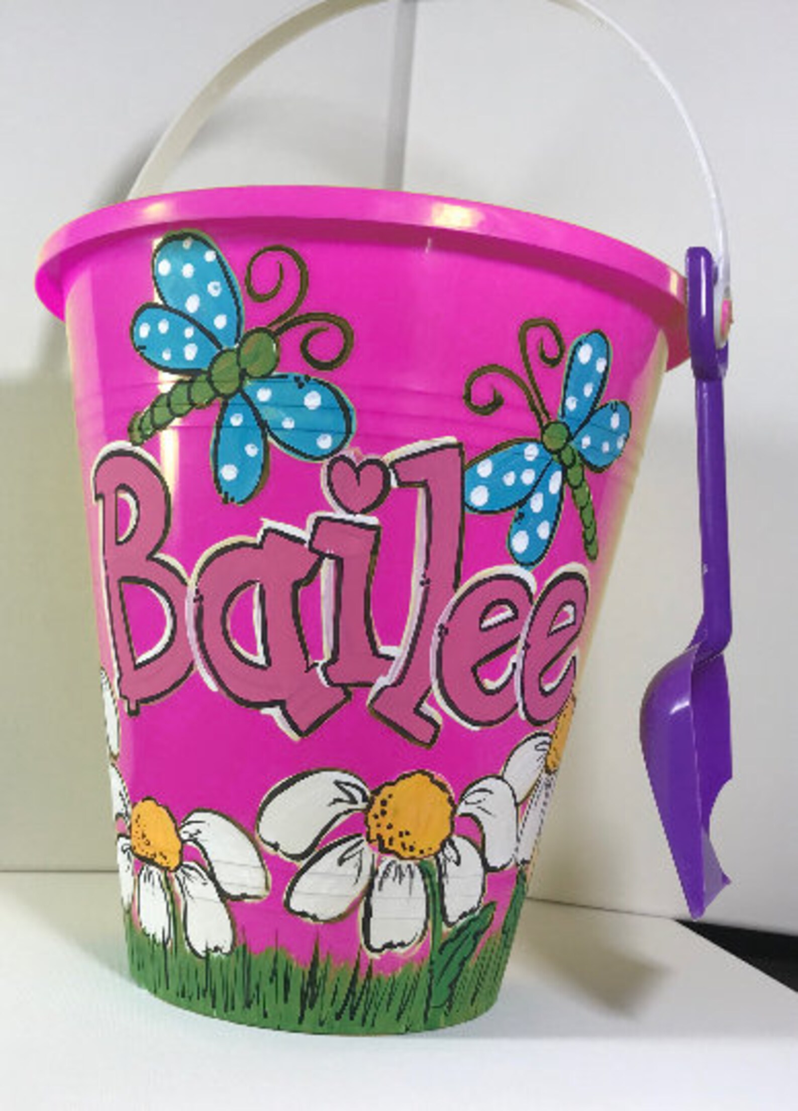 Hand Painted Personalized Beach Bucket: Daisies & Dragonflies - Etsy