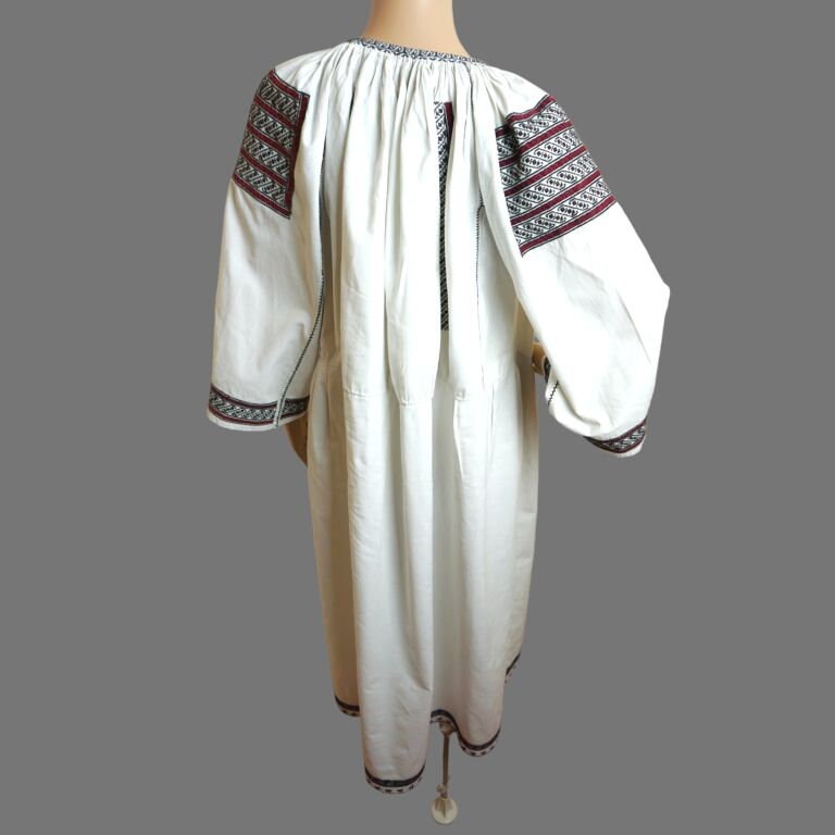 Handmade Romanian Folk Costume From Oltenia : Embroidered Dress, Aprons ...