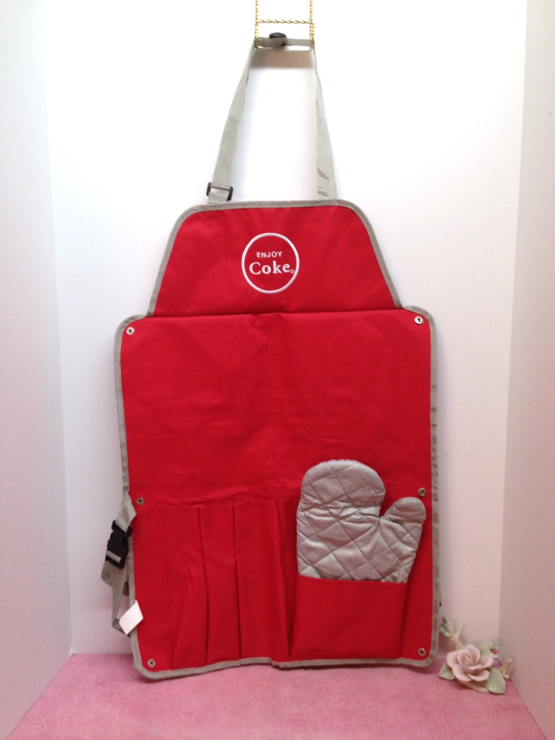 COCA COLA APRON is a Red Coke Grilling/cook-out Apron With 2 White ...
