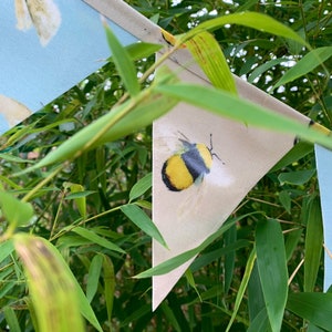 Bee Bunting, Waterproof Bee Bunting, Gardening Gift, Garden Decoration ...