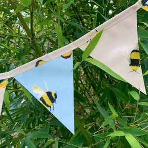Bee Bunting, Waterproof Bee Bunting, Gardening Gift, Garden Decoration ...