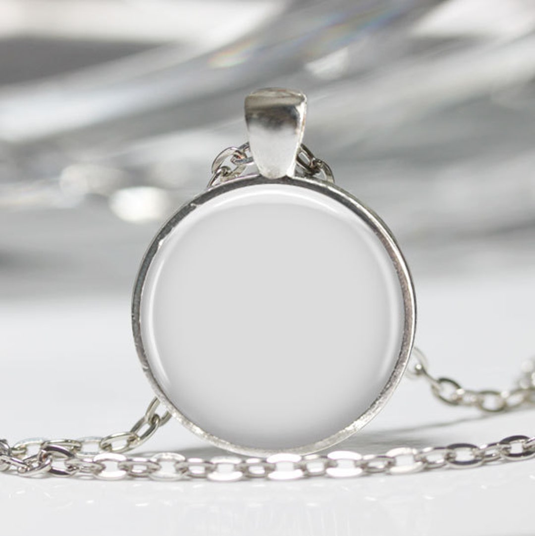 Digital Photo Template for Silver Round Pendant With Rolo Chain on ...