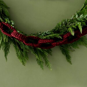 Chain Link Garland, Cozy Crochet Modern Holiday Bunting, Fireplace ...