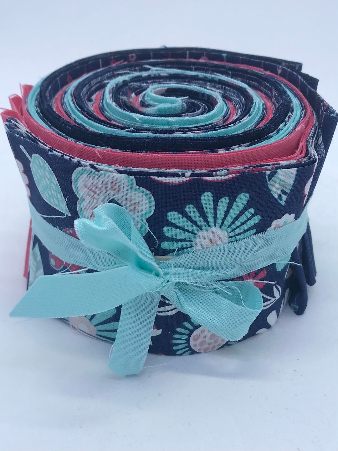 Cotton Floral Fabric Roll - Navy Floral 21 Piece Cotton Jelly Roll, 2.5 ...