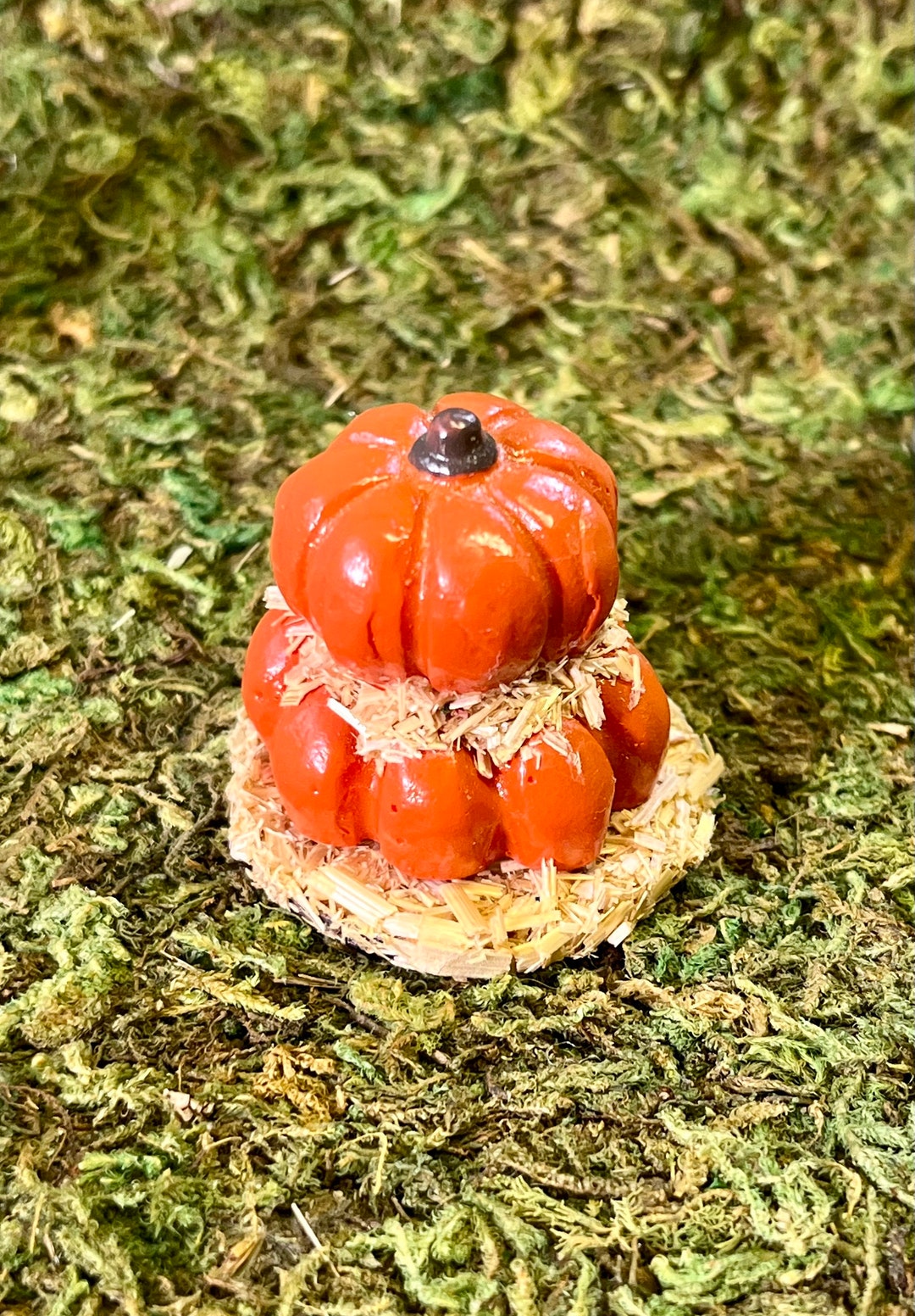 Miniature Stacked Pumpkins With Hay - Halloween Miniatures - Miniature ...