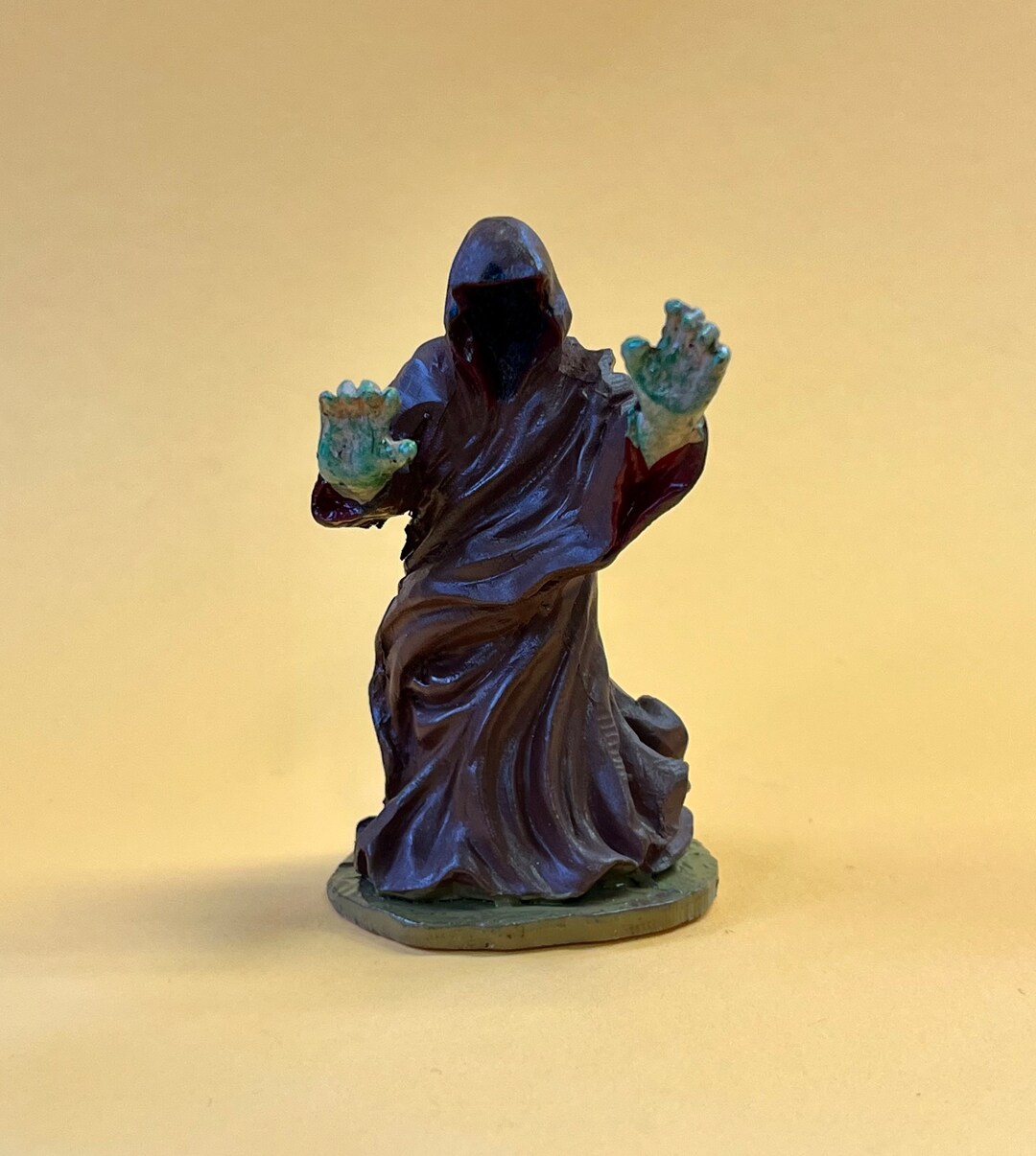 Miniature Faceless Ghost - Halloween Miniatures - Miniature Ghost ...