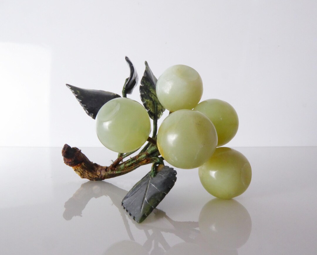 Jade Grape Cluster | Natural Stone | Vintage Polished Stone Grapes ...