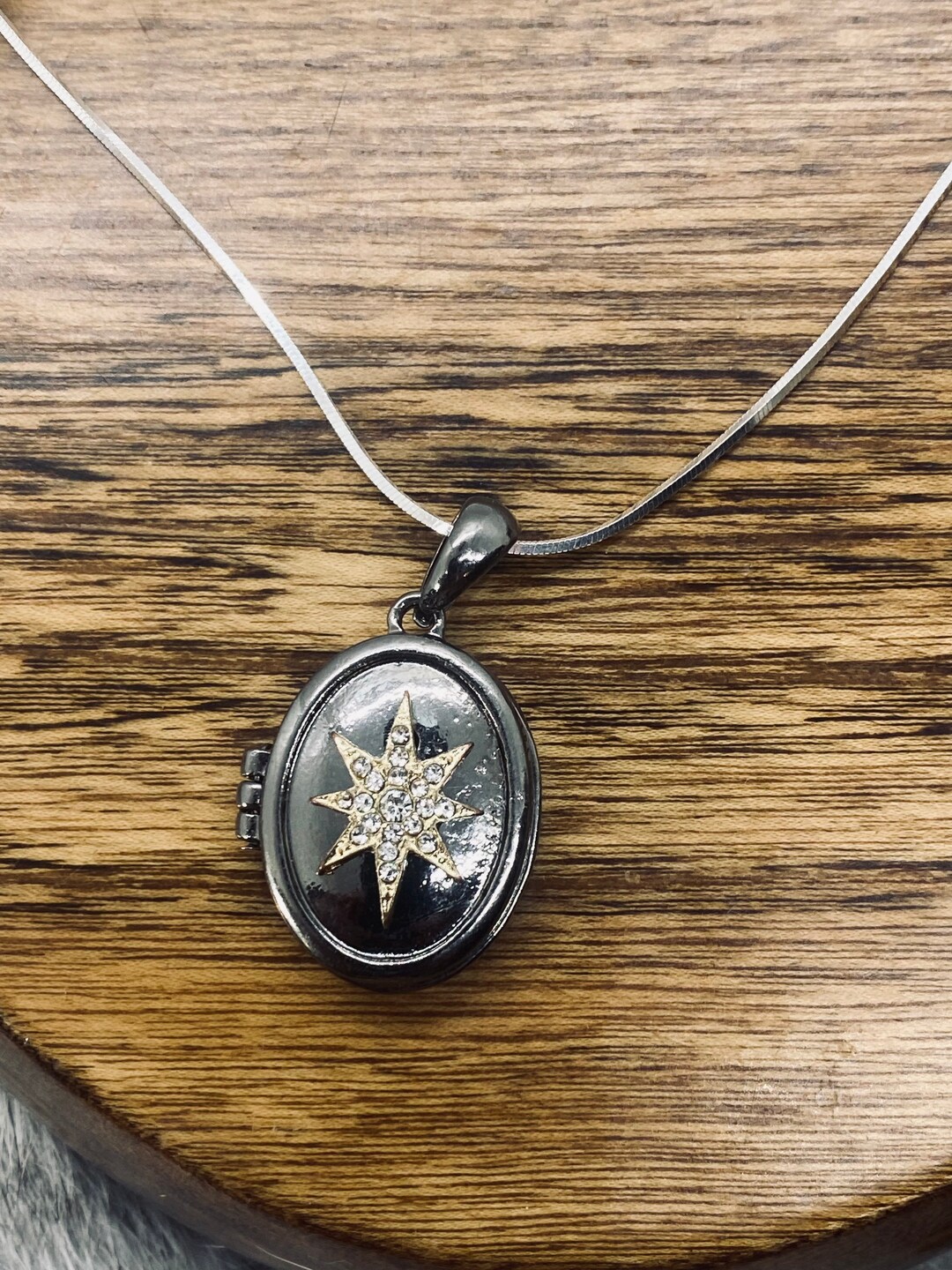 Oval Silver Locket Pendant - Gold Star Oval Pendant - Stainless Steel ...