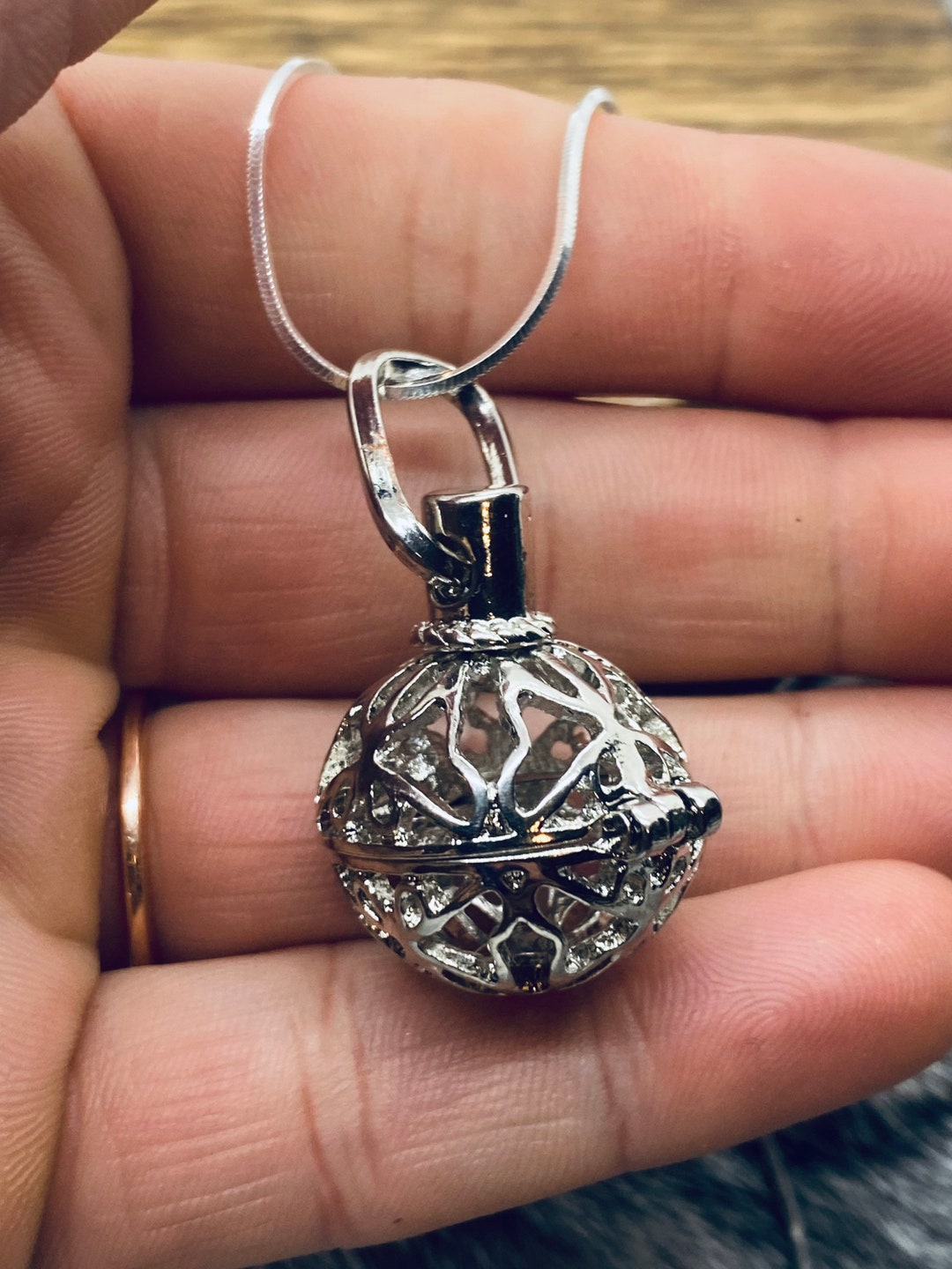 Silver Aromatherapy Diffuser Locket Necklace: Essential Oil Jewelry - Etsy