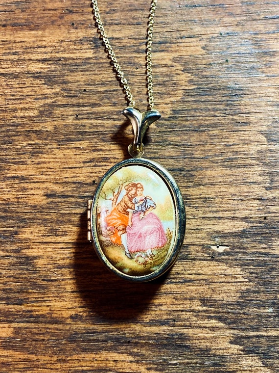 Vintage victorian style painted - Gem Vintage victorian style painted - Gem