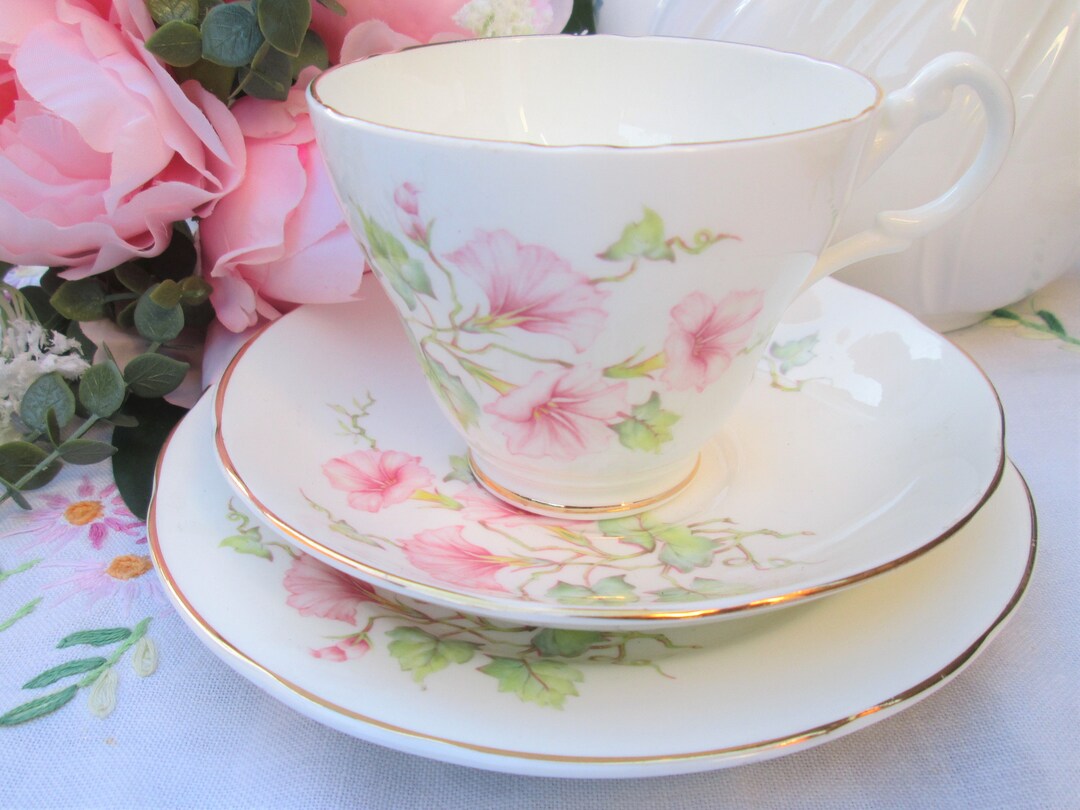 Vintage Royal Stuart Pink & Gold Trio - Etsy