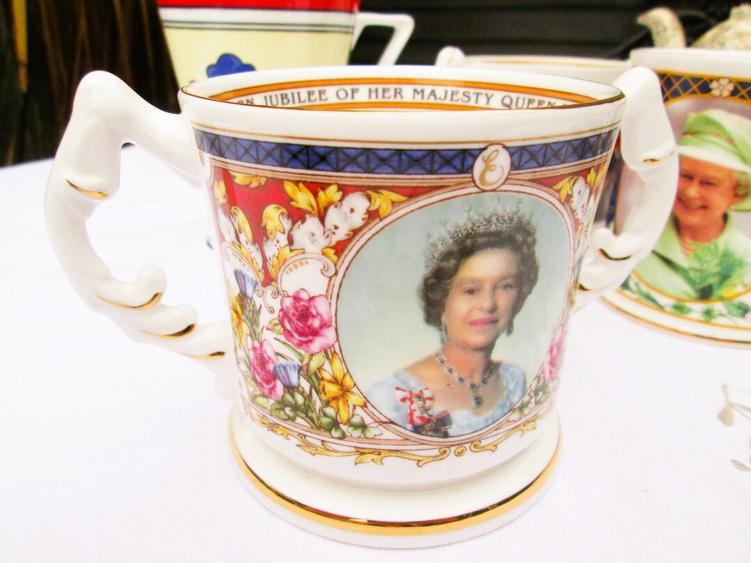 Vintage Aynsley Commemorative Loving Cup Queen Elizabeth II Golden ...