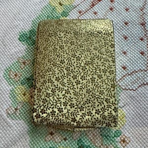 Max Factor 1960s Powder Compact With Mirror - Etsy