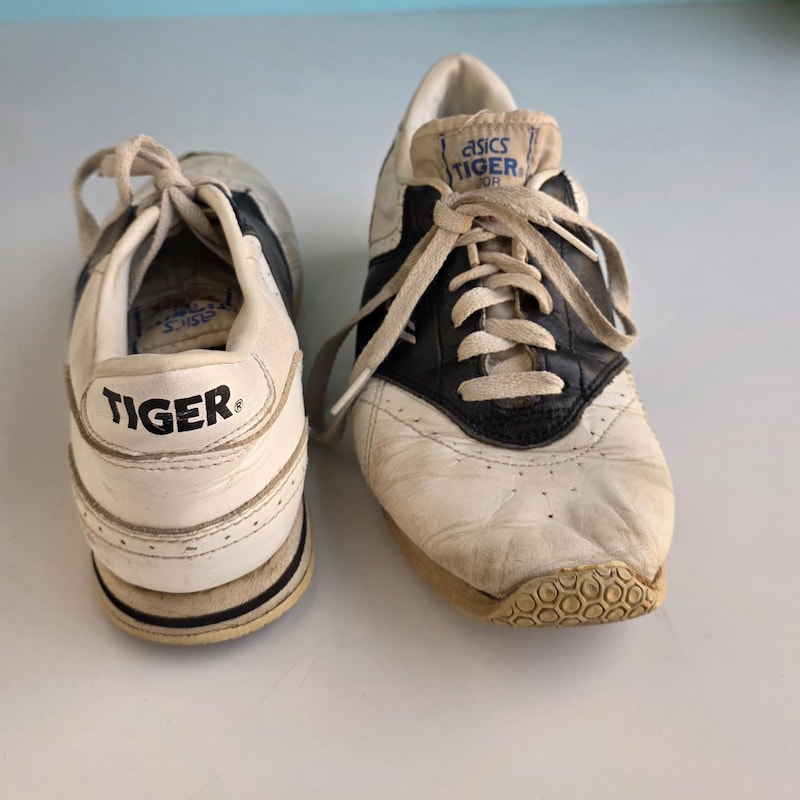 Vintage Asics Shoes - Etsy