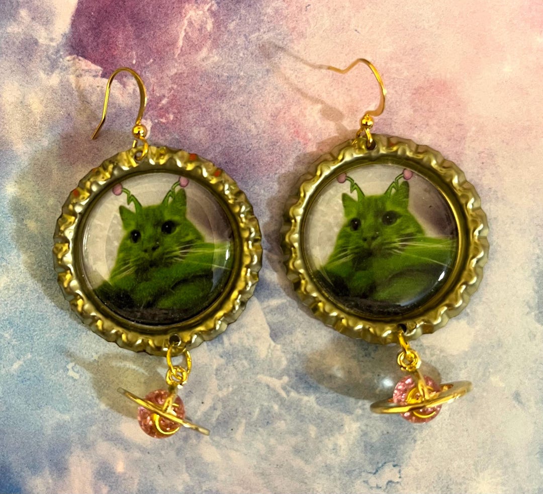 Chonky Alien Cat Earrings - Etsy