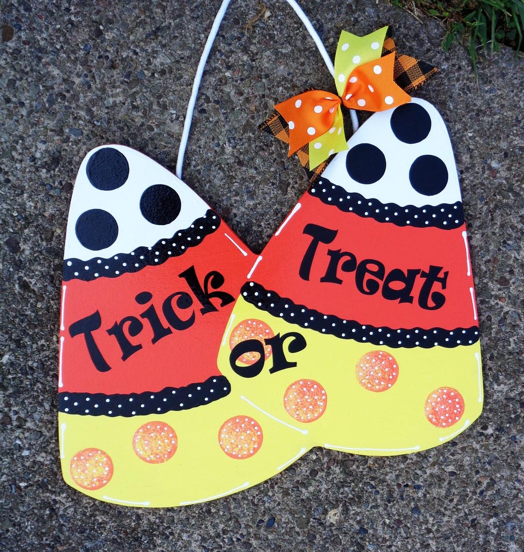 Hand Painted Candy Corn Halloween Sign: Trick or Treat Door Plaque - Etsy
