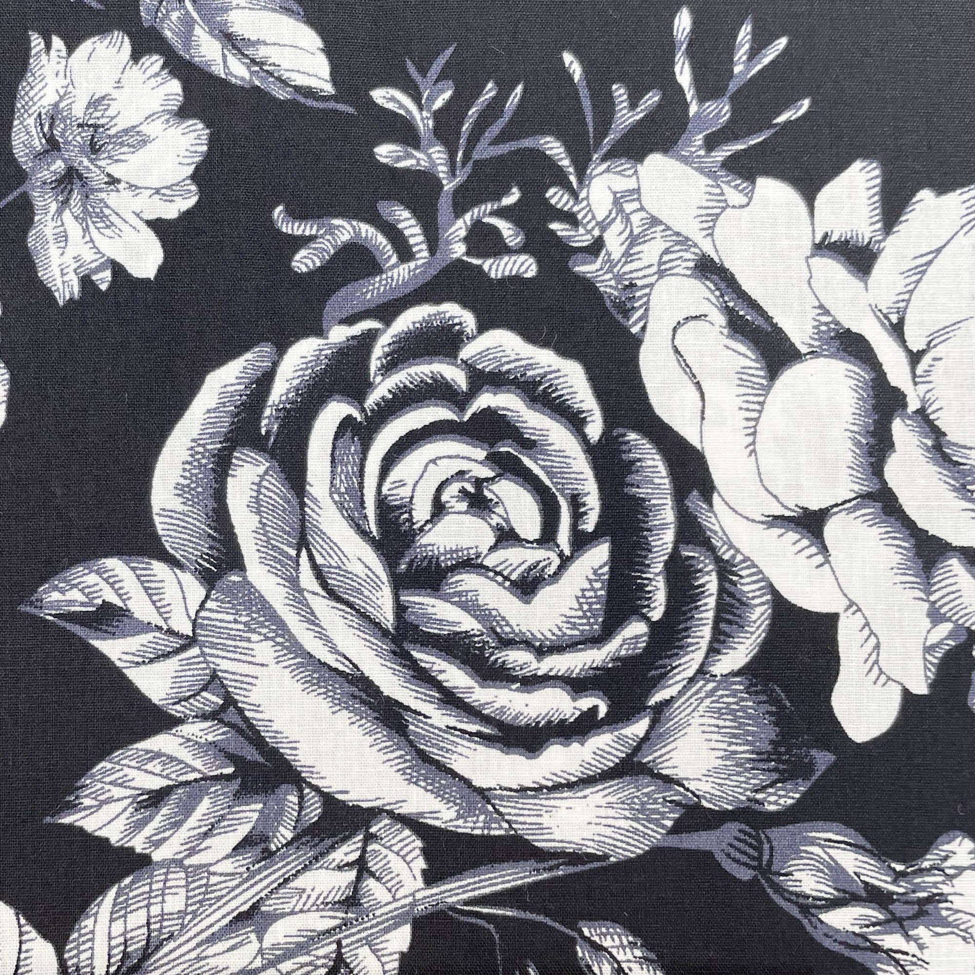 Black And White Rose Pattern