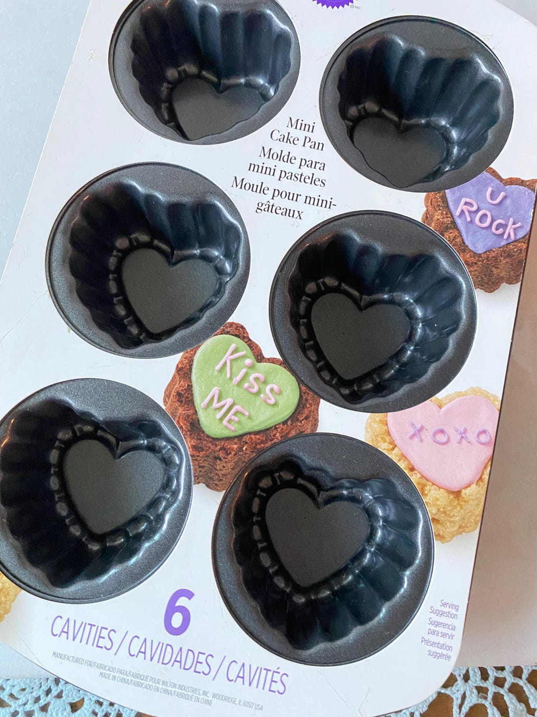 Wilton Heart Shaped 6-hole Non-stick Cupcake Muffin Tin VALENTINES DAY ...