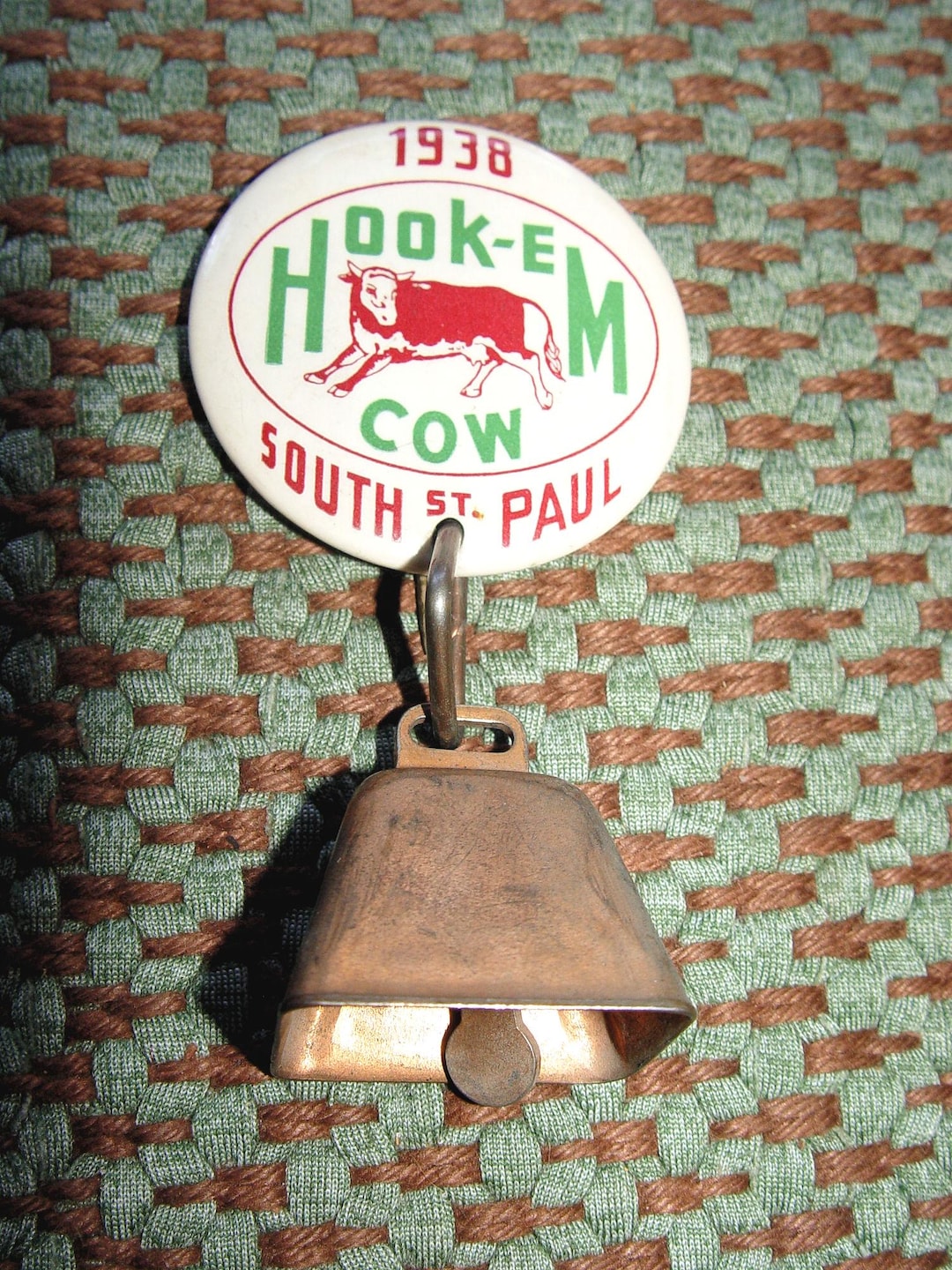 St. Paul, Mn 1938 Winter Carnival Hook' Em Cow Bell Button - Etsy